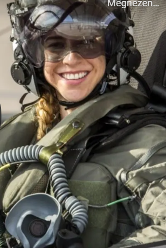 U.S. Air Force Beautiful Female Fighter Pilots Show Their Mettle ...