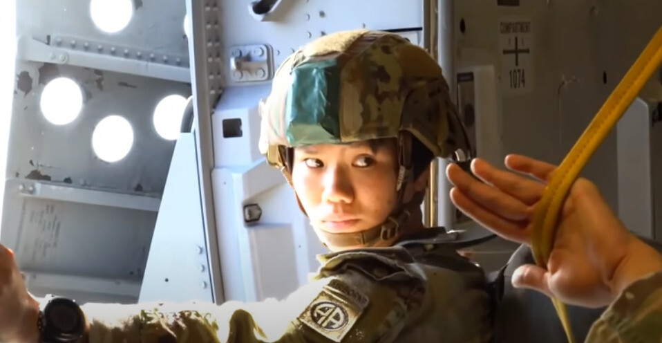 Paratroopers Jump from C-17 Globemaster III Aircraft • Female Airborne ...