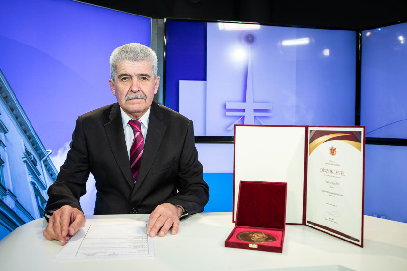 Tisztelt Sajtó! Munkáslevelezőink úgy tudják, hogy kirúgták Budai ...