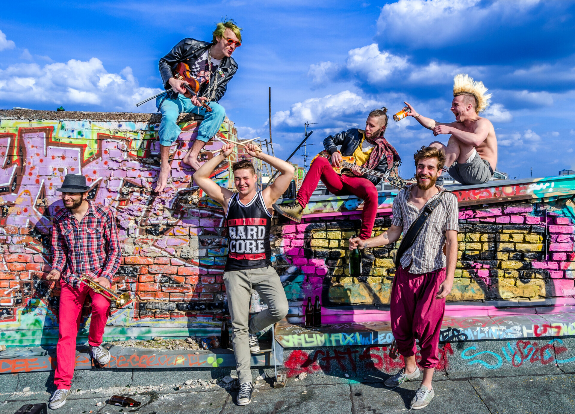 Dél-Koreából üzent a tanároknak a miskolci speed-folk-freak-punk ...