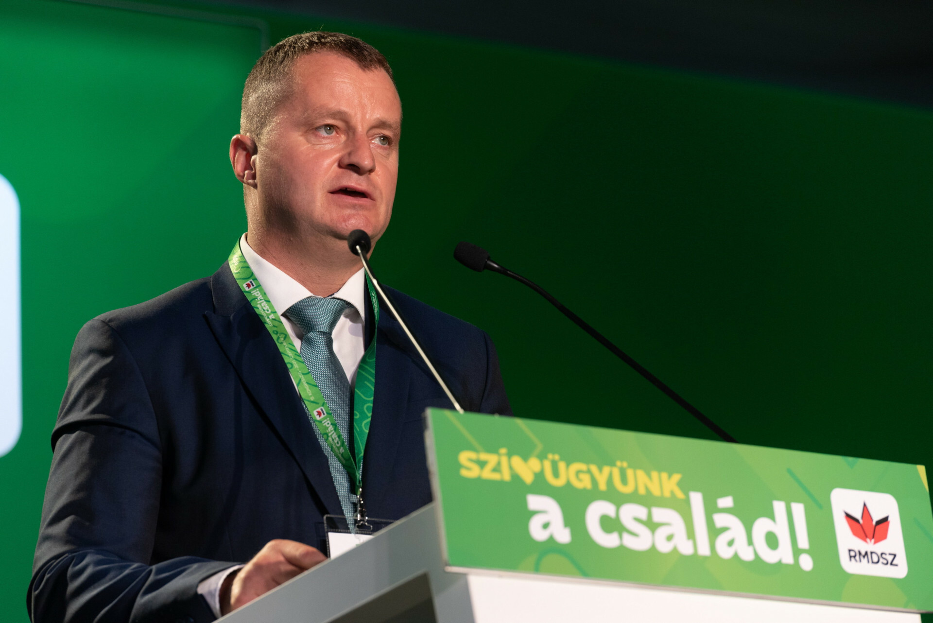 Zsarolás miatt felfüggesztett börtönt kapott Mezei János, az Erdélyi ...