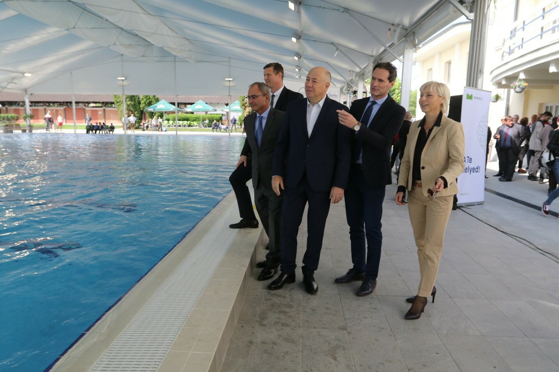 A miskolciaknak legjobban a Selyemréti strand meleg vizes medencéje ...