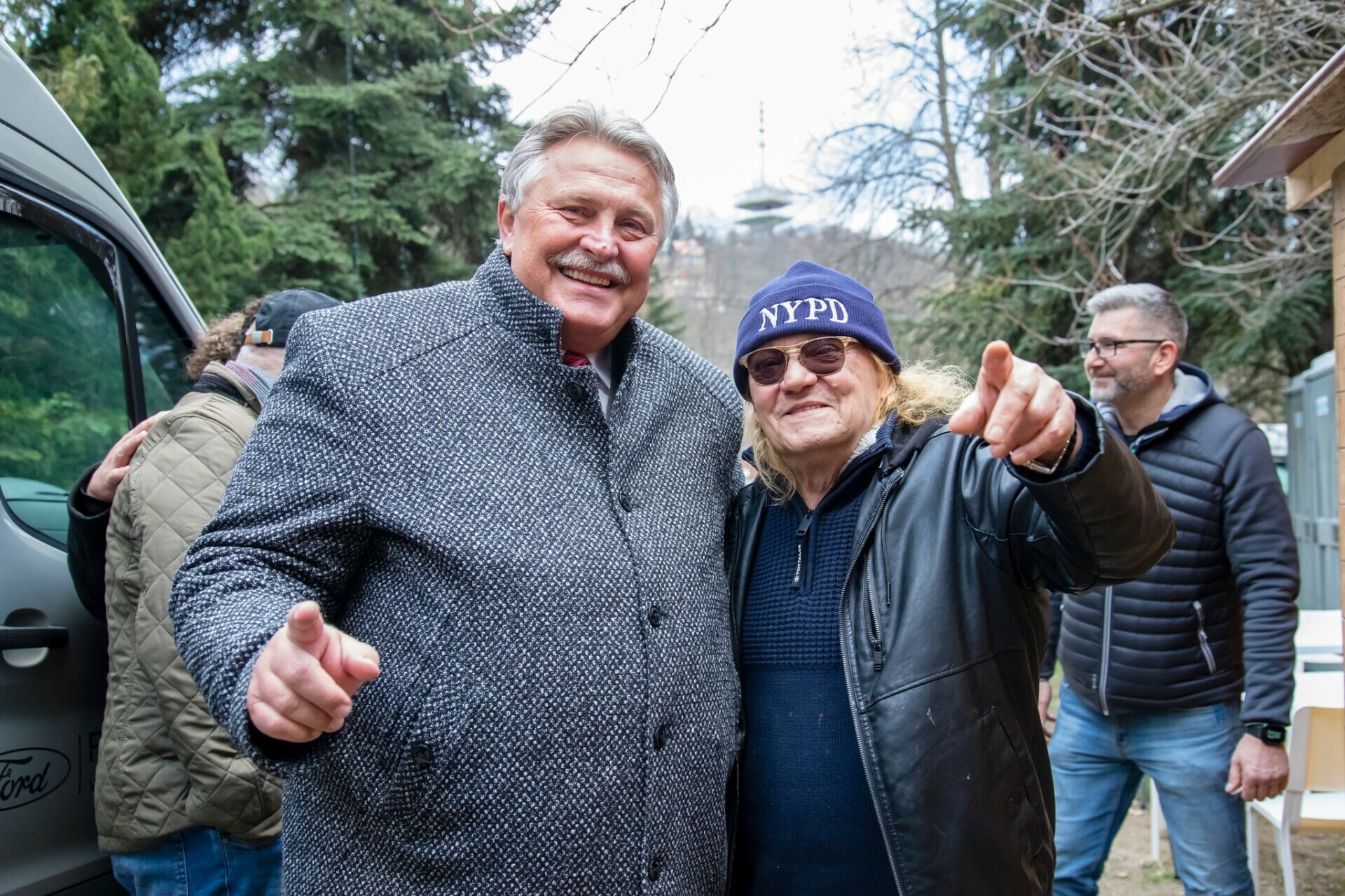 Szóljon Már Valaki A Polginak Hogy Figyeljen Oda Az öltözékére Mert