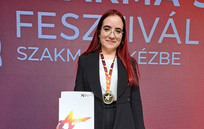 Miskolc. Fehér Luca a legjobb Irodai titkár szakmában lett aranyérmes ...